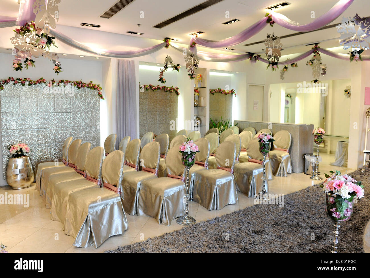 Party hall decorations hi-res stock photography and images - Alamy