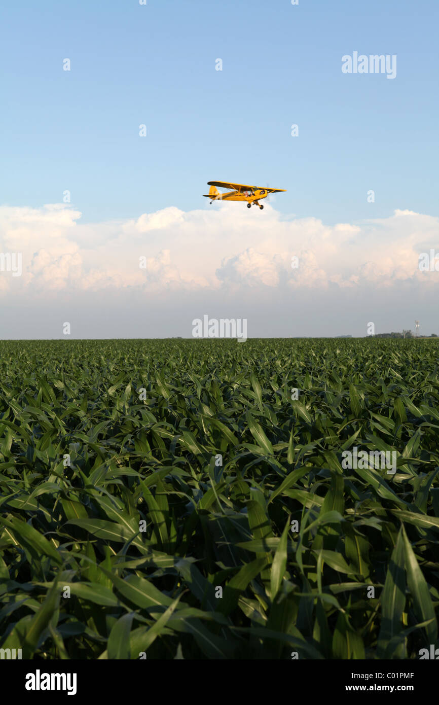 Piper airplane hi-res stock photography and images - Alamy