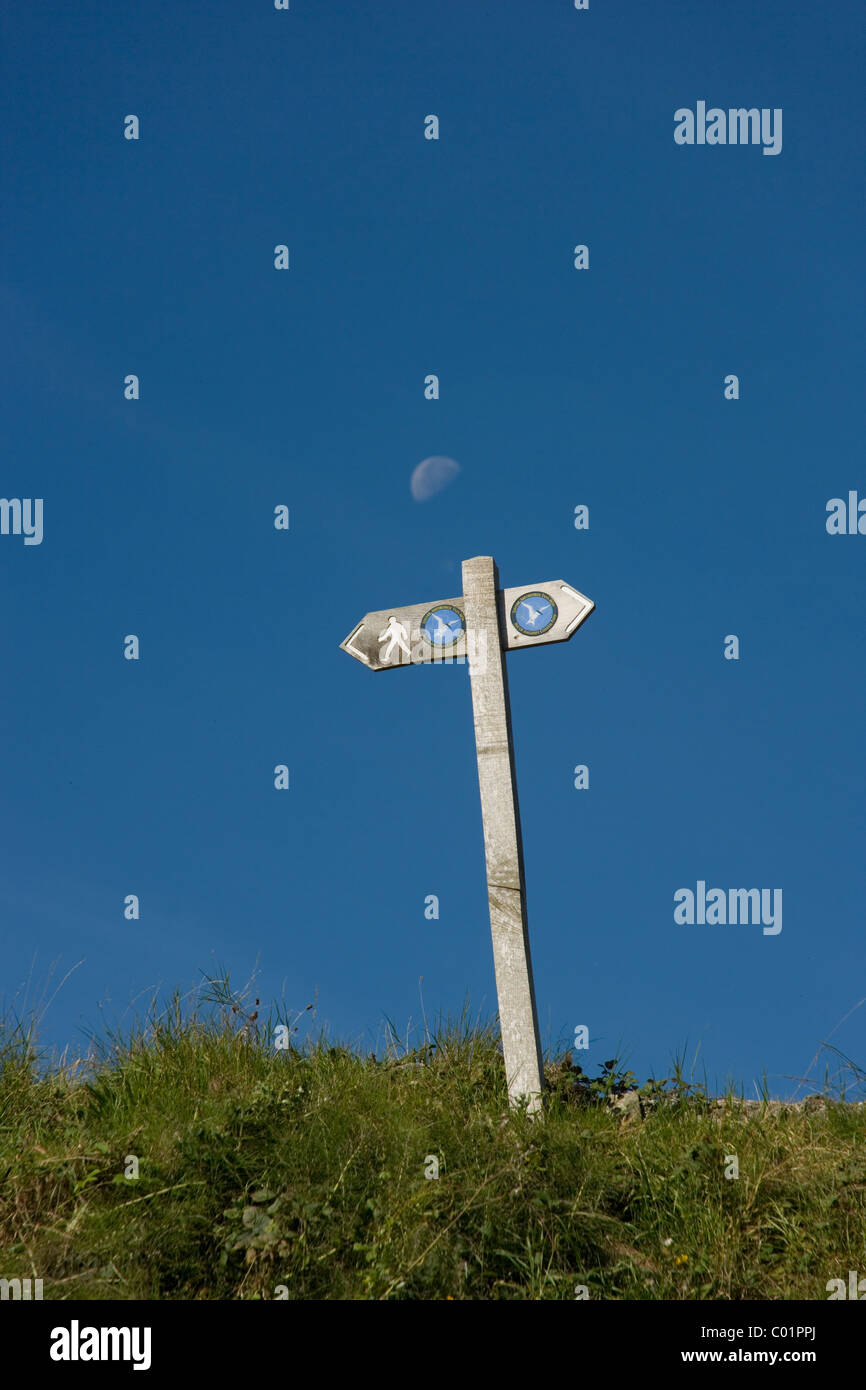 Anglesey coastal path sign hi-res stock photography and images - Alamy