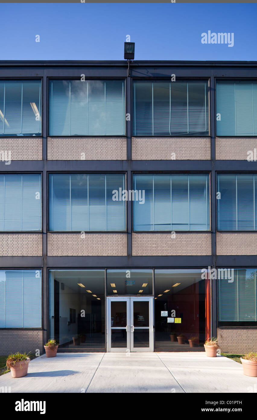 Life sciences building hi-res stock photography and images - Alamy