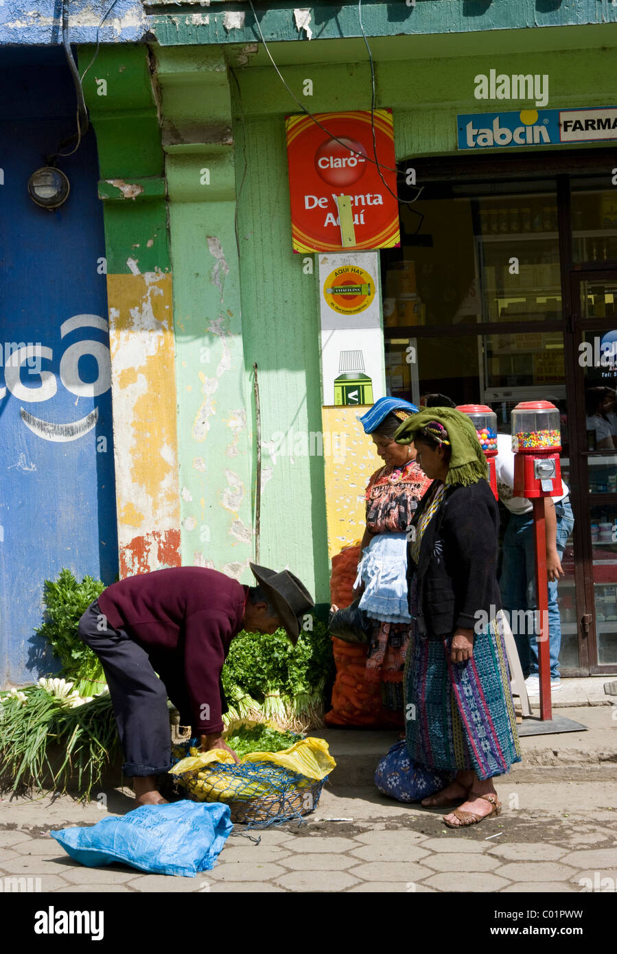 Guatemala. Town of Almolonga. Vegetables market Stock Photo - Alamy