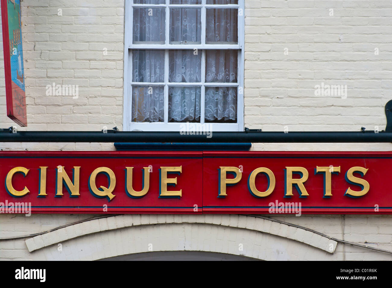 British pub signs hi-res stock photography and images - Alamy
