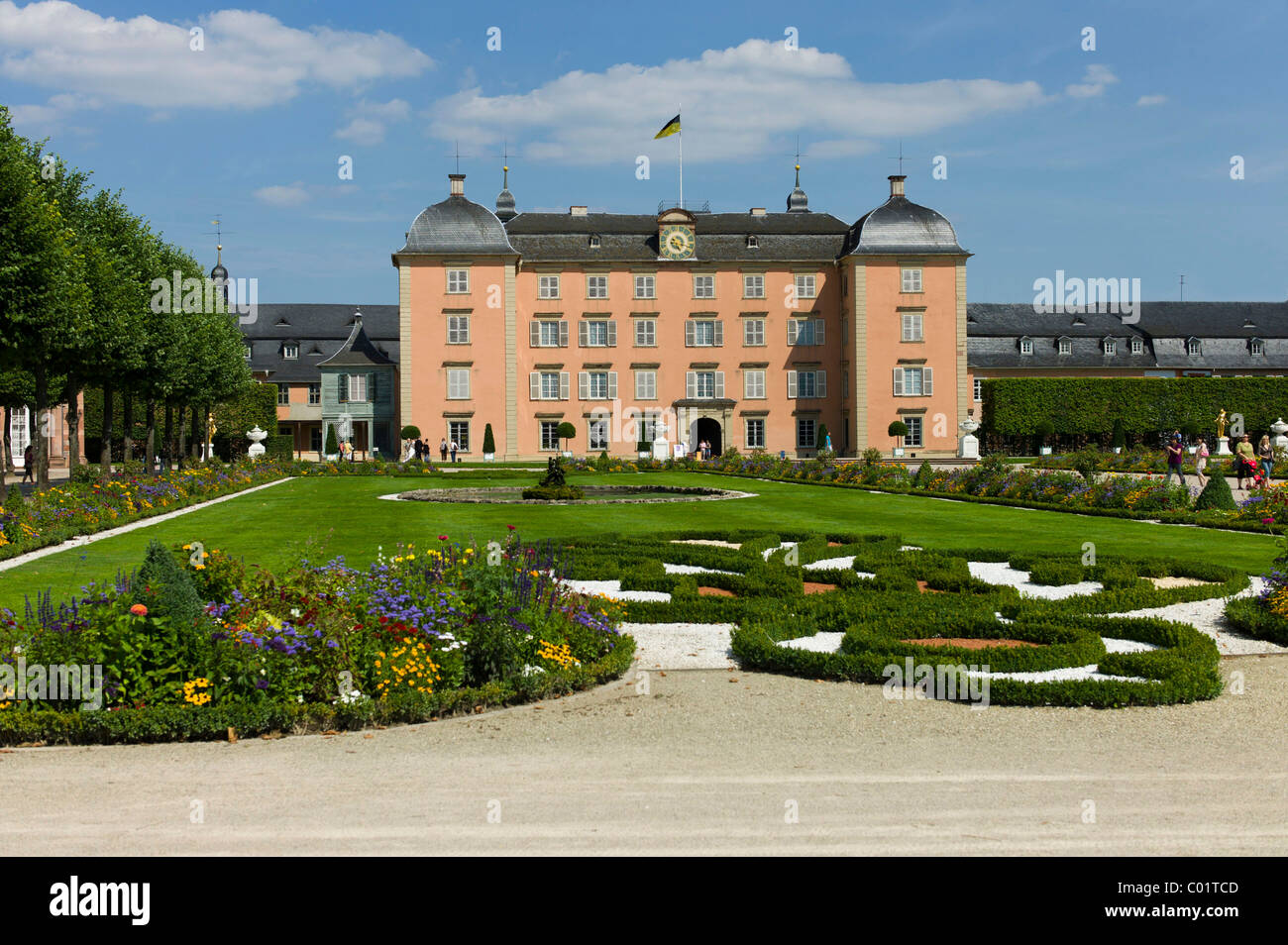 Palace gardens schloss schwetzingen castle hi-res stock photography and ...