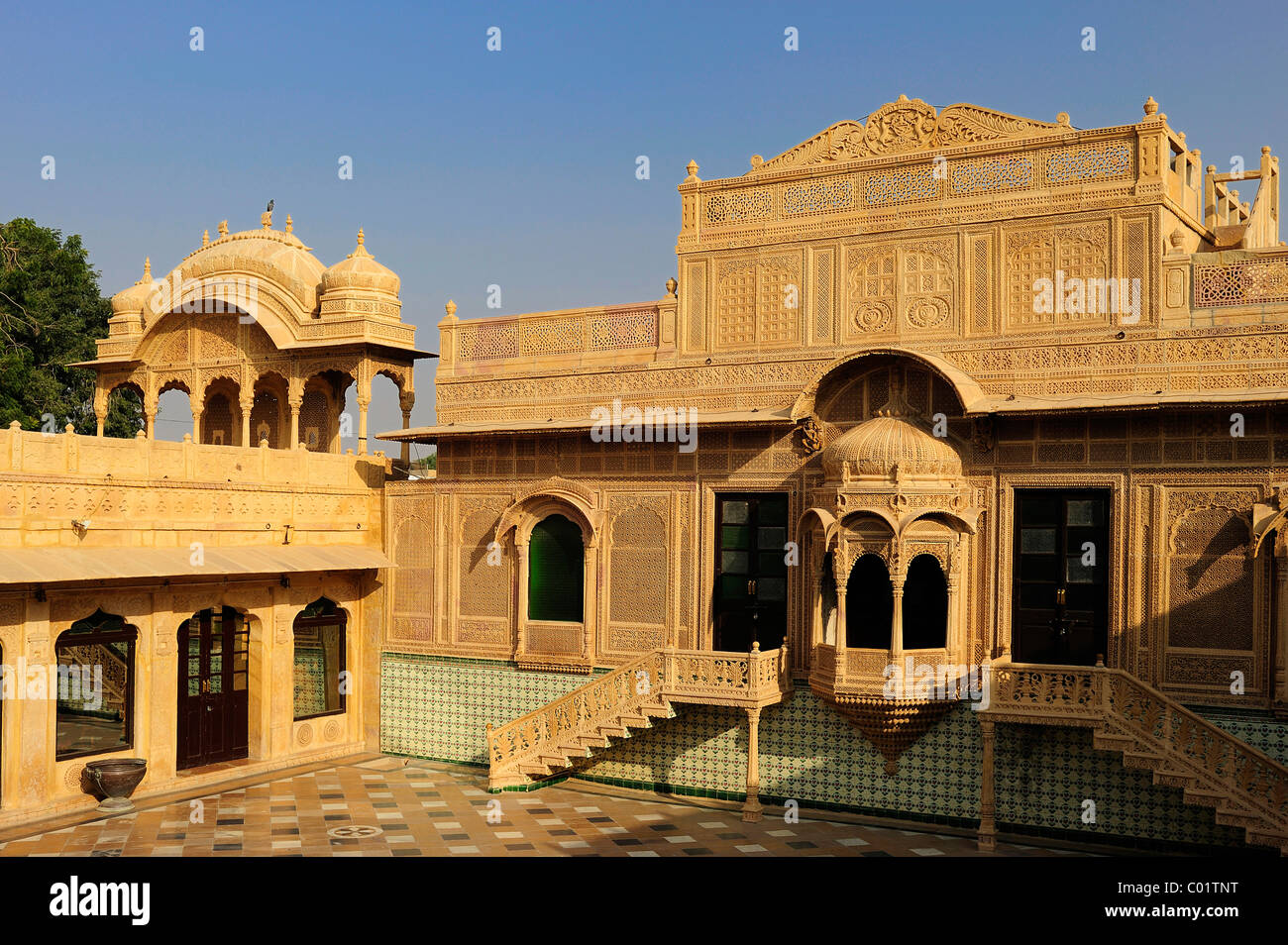 Purani Haveli Hot Scene