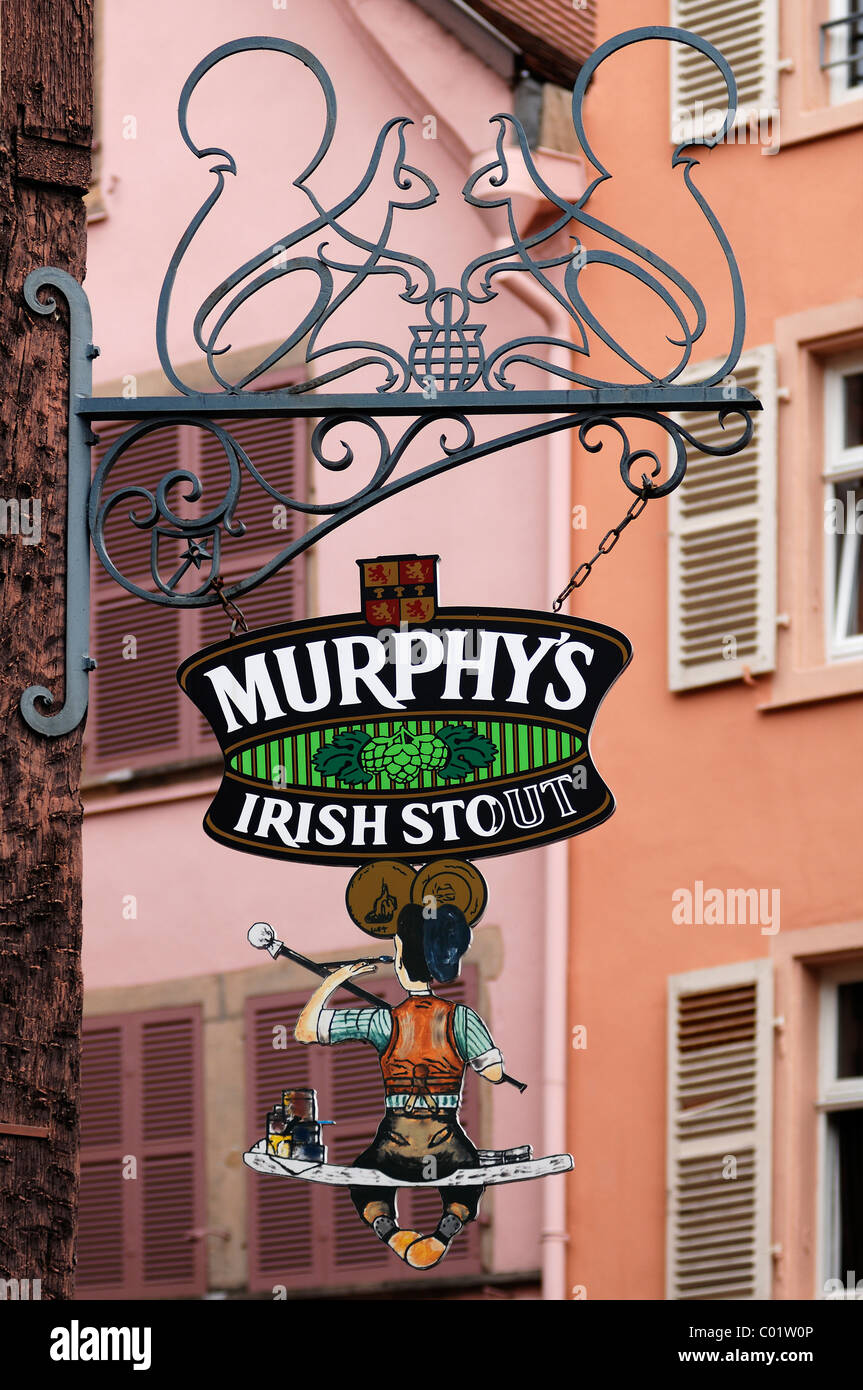 Ornate pub sign hi-res stock photography and images - Alamy
