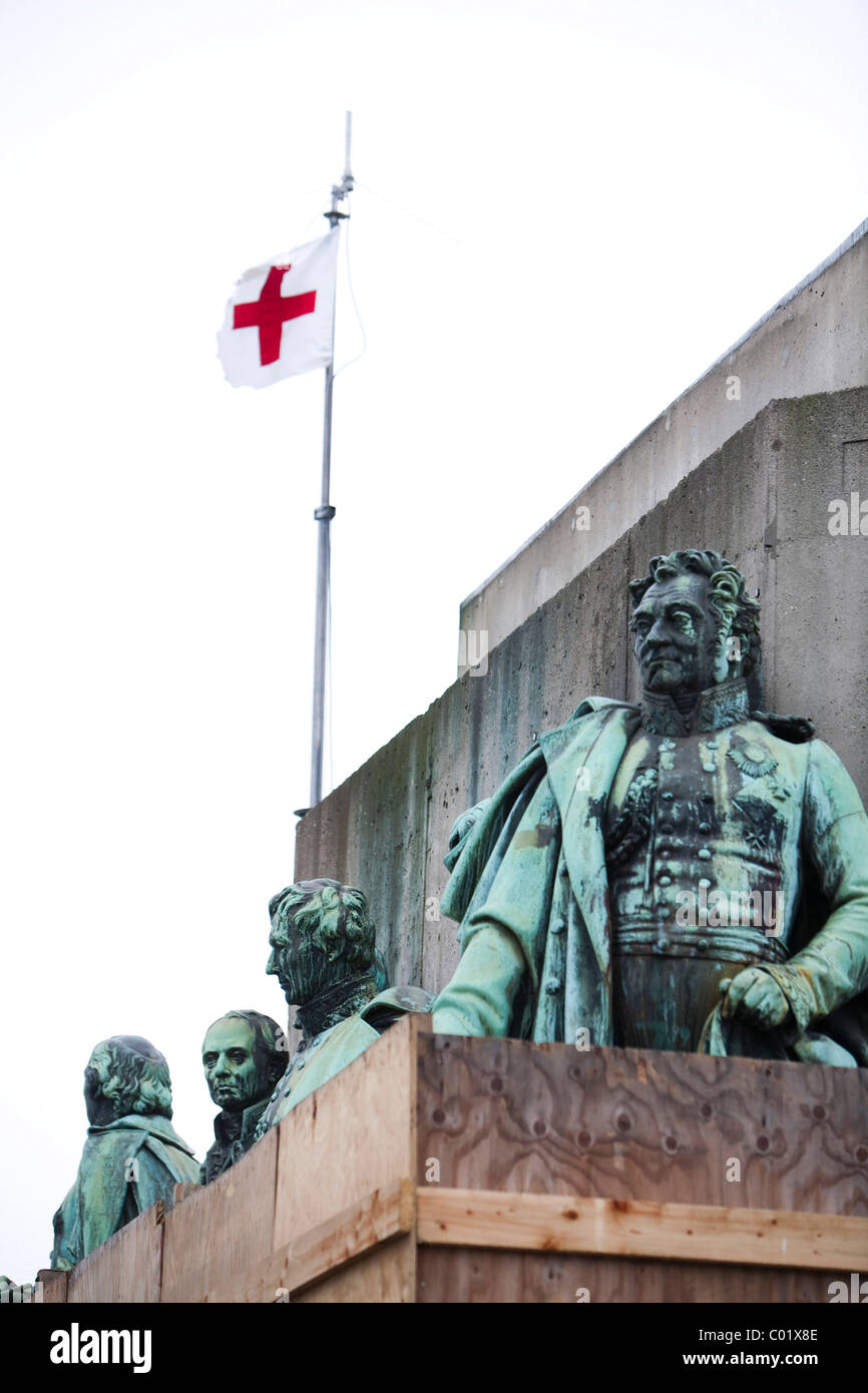 Red cross flag hi-res stock photography and images - Alamy