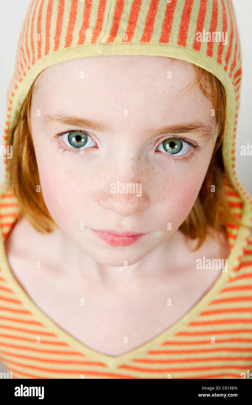 Girl, child, red hair, hooded shirt, portrait Stock Photo - Alamy