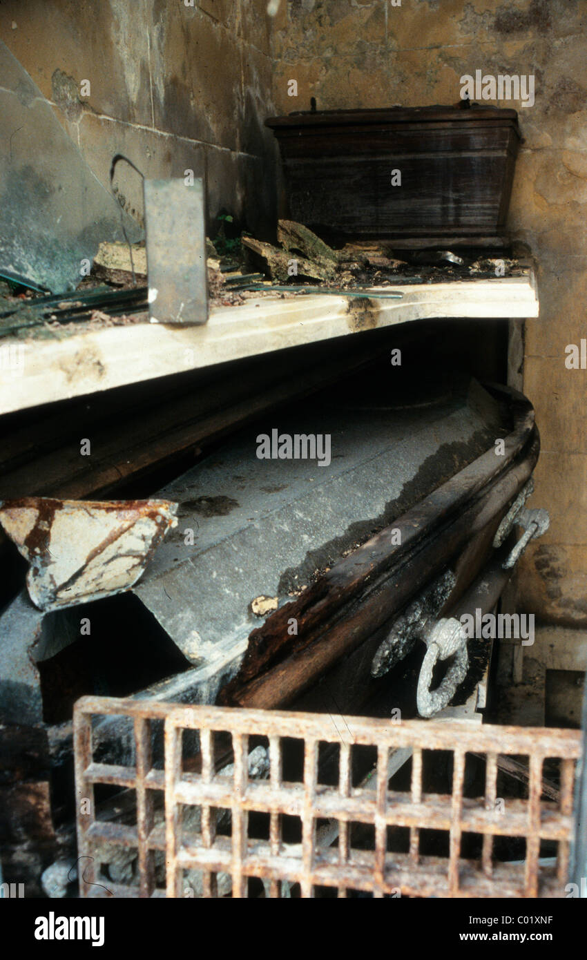 Open graves hi-res stock photography and images - Alamy