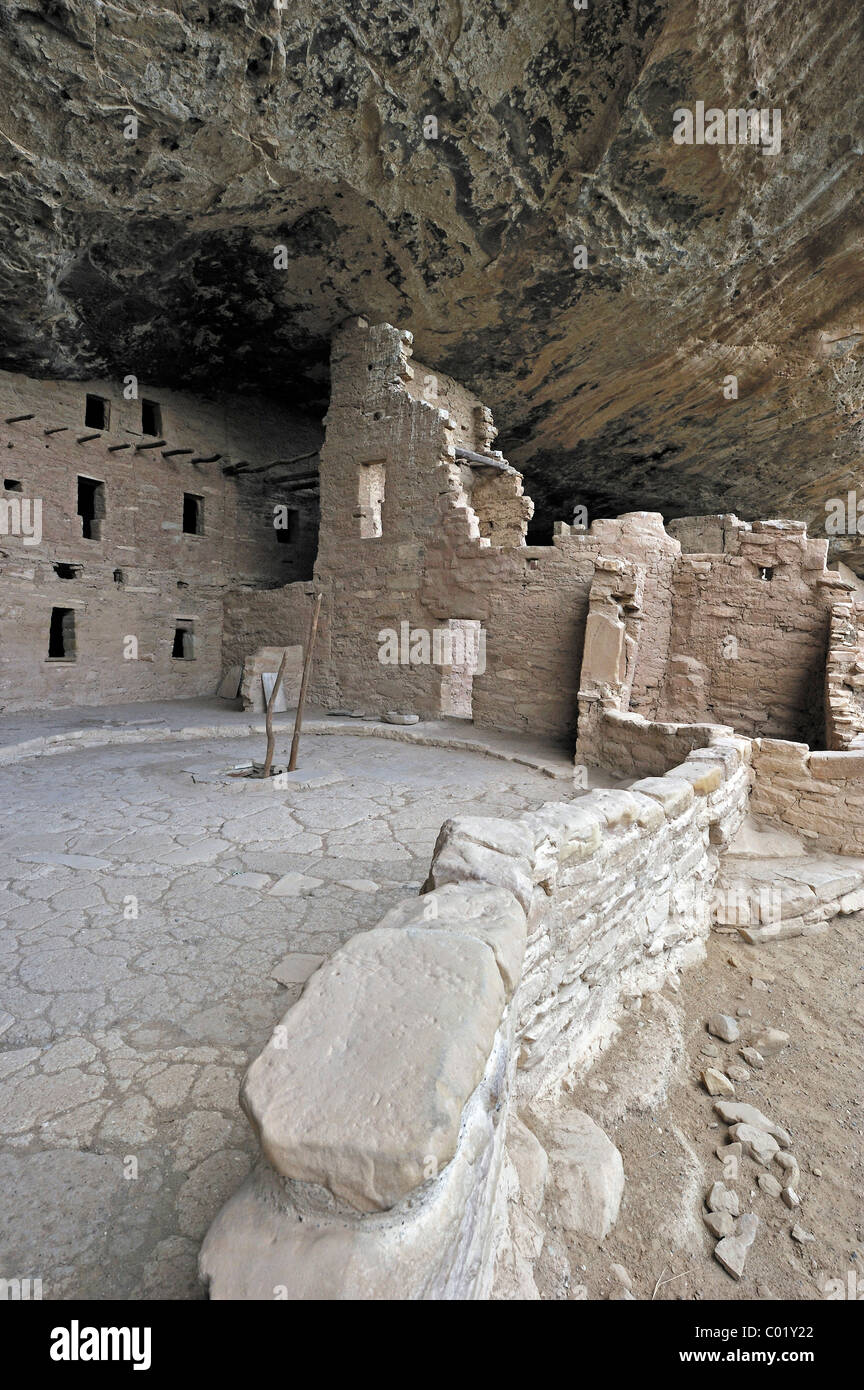 Cliff Dwelling Of The Native American Indians High Resolution Stock ...