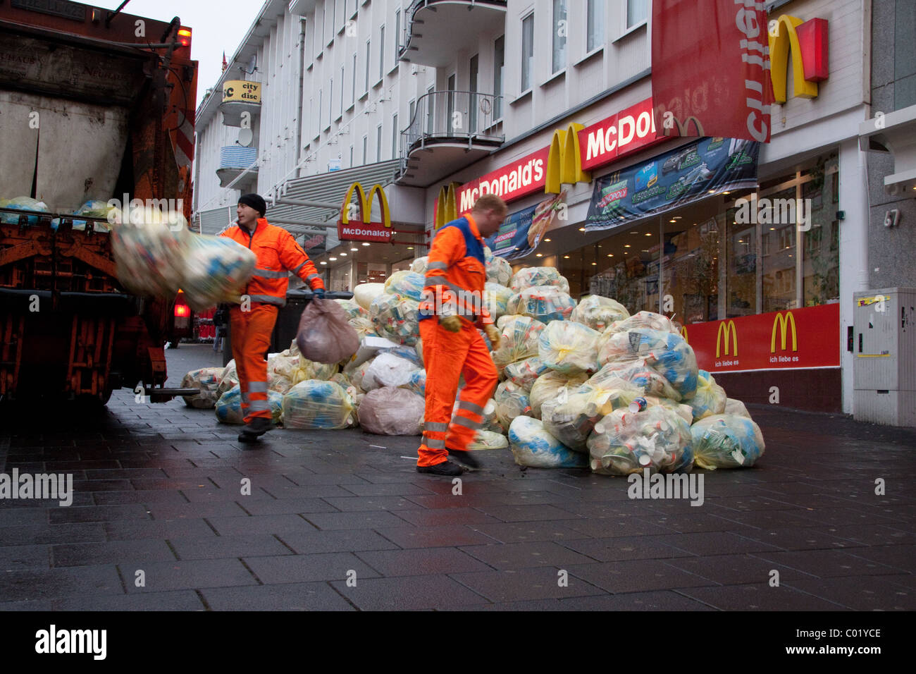 Mcdonalds rubbish hi-res stock photography and images - Alamy