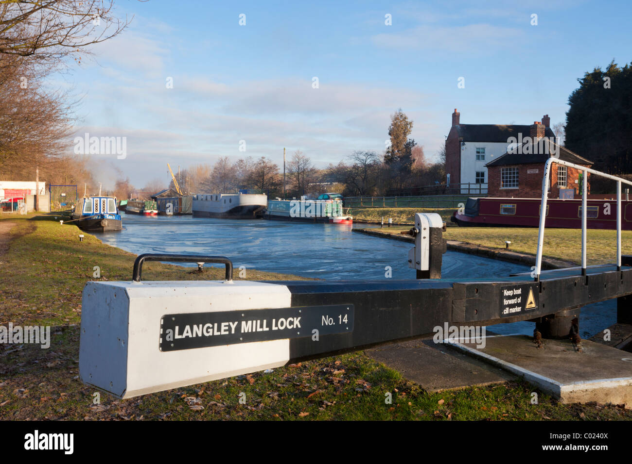 Langley Mill lock on the Erewash canal at the Great Northern Basin ...