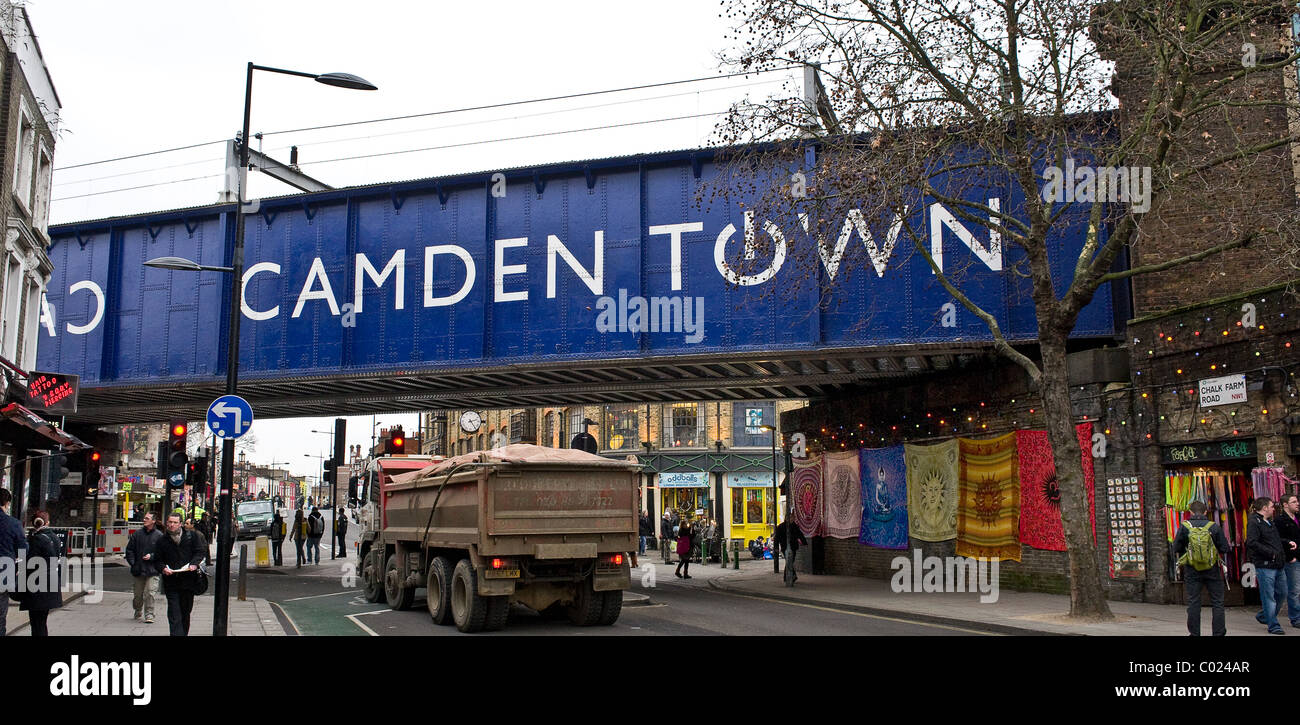 Bridge street sign in hi-res stock photography and images - Alamy