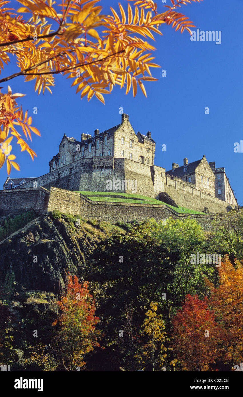 Edinburgh Castle in Autumn from Princes Street Gardens, Edinburgh Stock ...