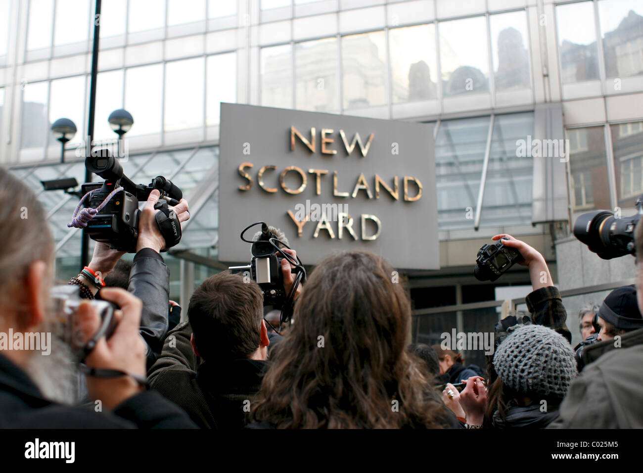 A mass photo take was organised with more than 300 photographers ...