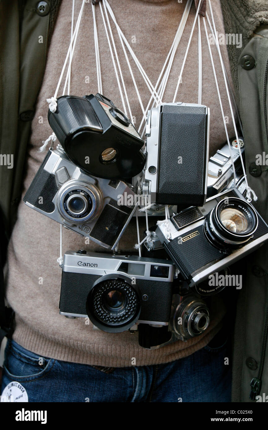 A mass photo take was organised with more than 300 photographers ...