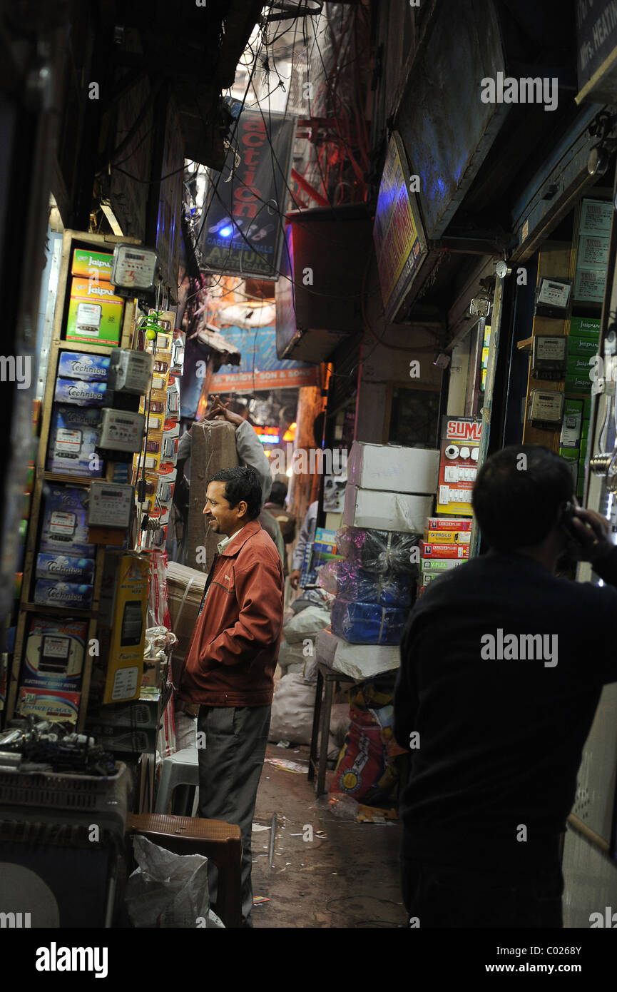 Shops stalls in side hi-res stock photography and images - Alamy