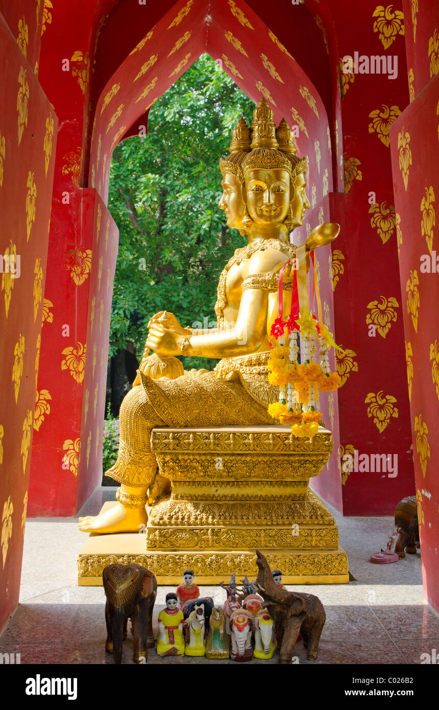 Buddhist alter Thailand Stock Photo - Alamy