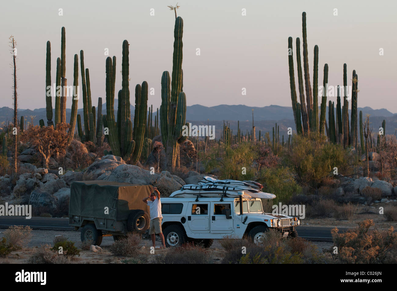 Hummer h1 hi-res stock photography and images - Alamy