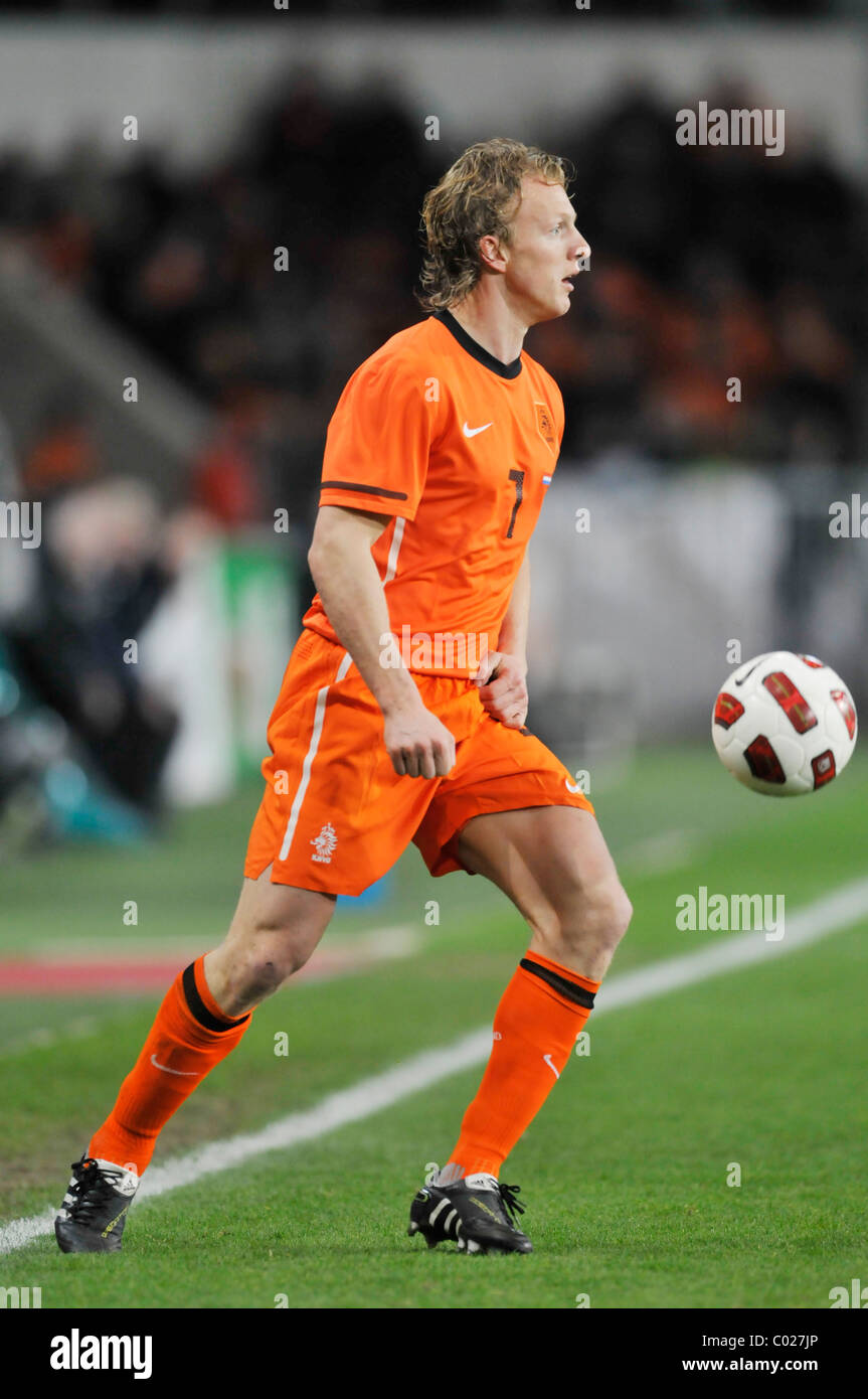 Football soccer dirk kuyt hi-res stock photography and images - Alamy