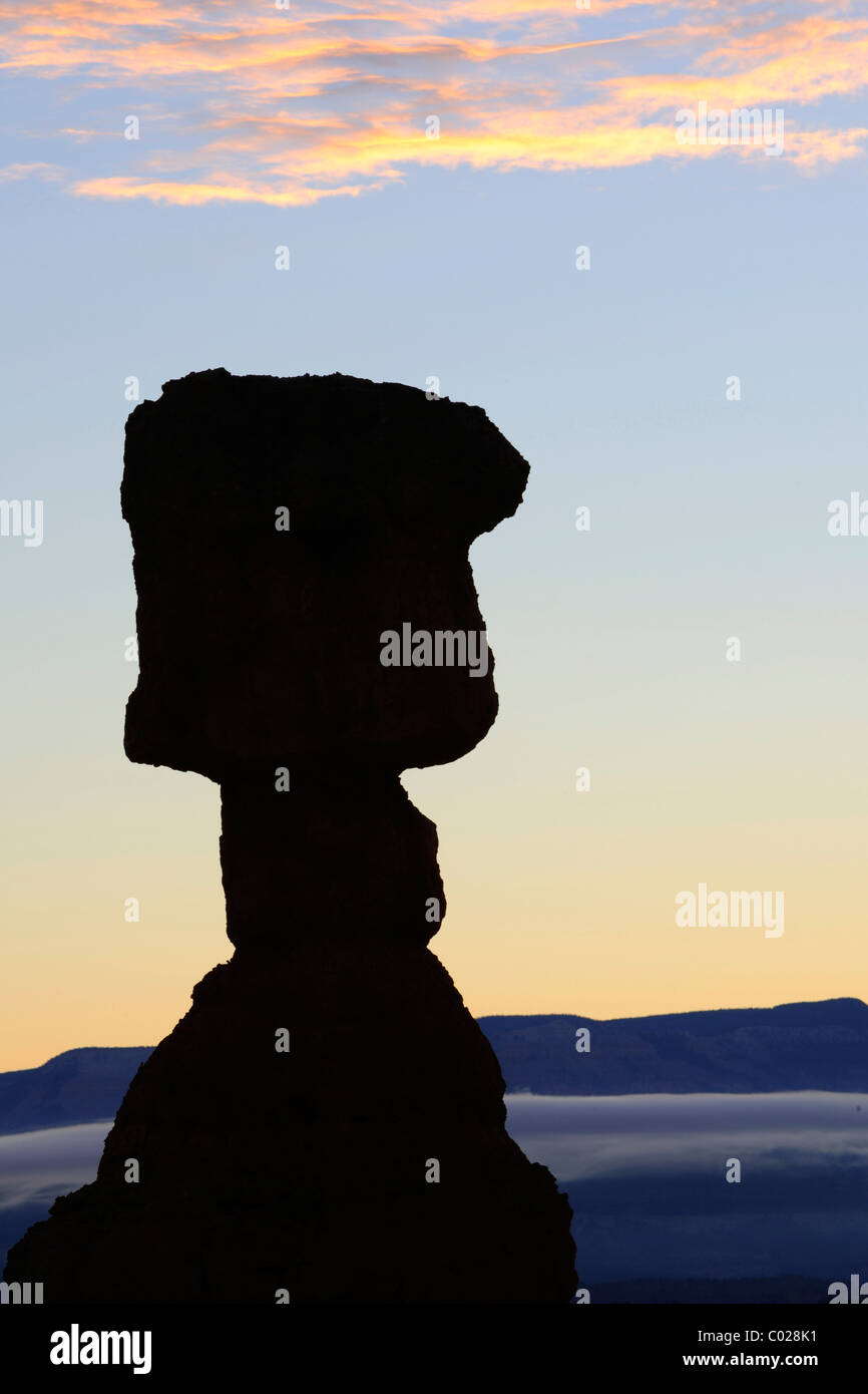 Thor's Hammer rock formation in the morning, Sunrise Point, Bryce ...