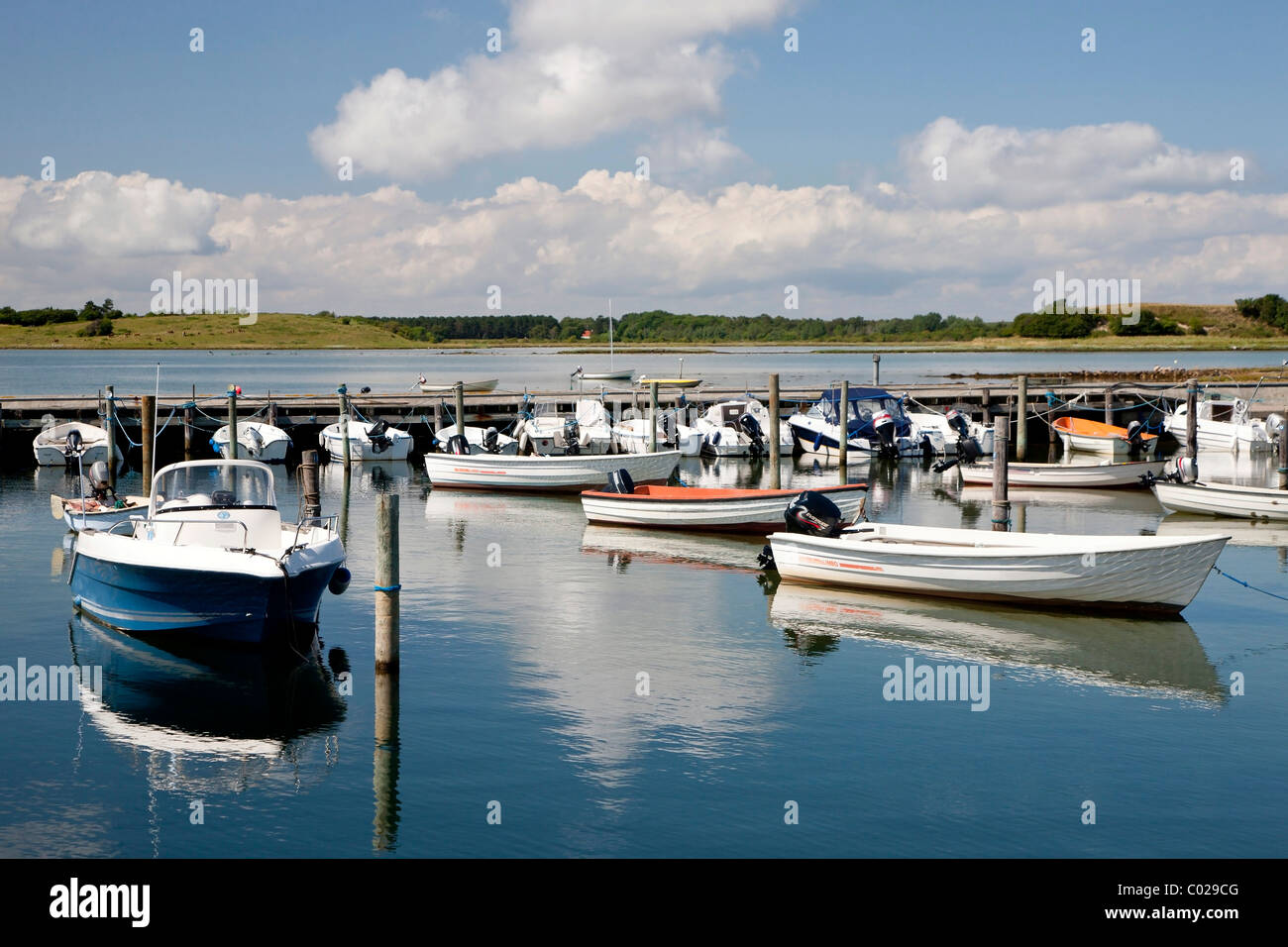 Small motor boats hi-res stock photography and images - Alamy