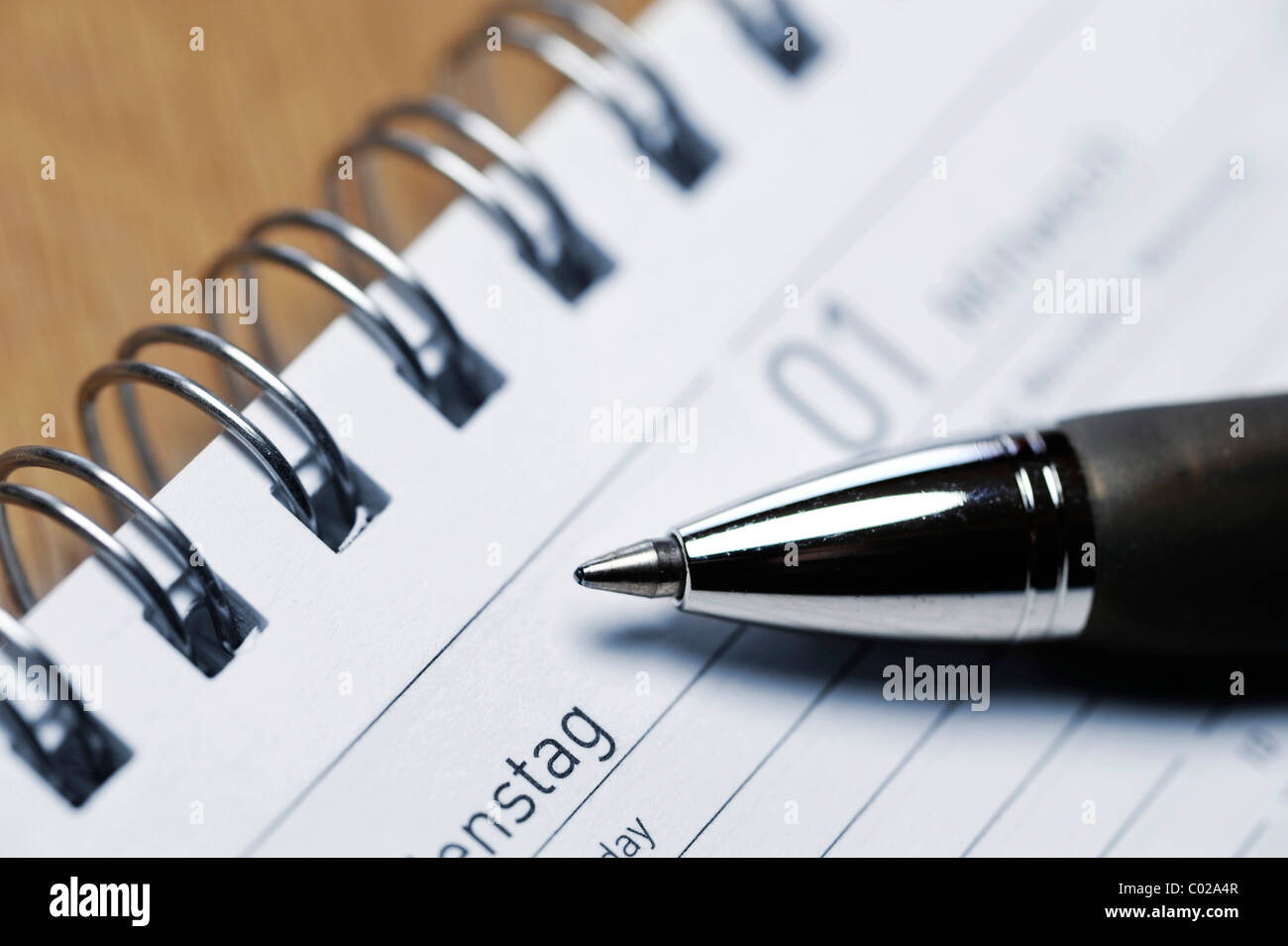 Close up of dates on calendar page hi-res stock photography and images ...