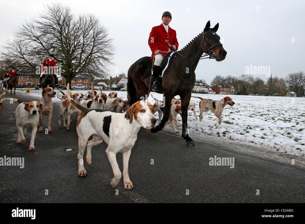 The Cambridgeshire with Enfield Chase Hunt meeting up at Eltisley Green ...