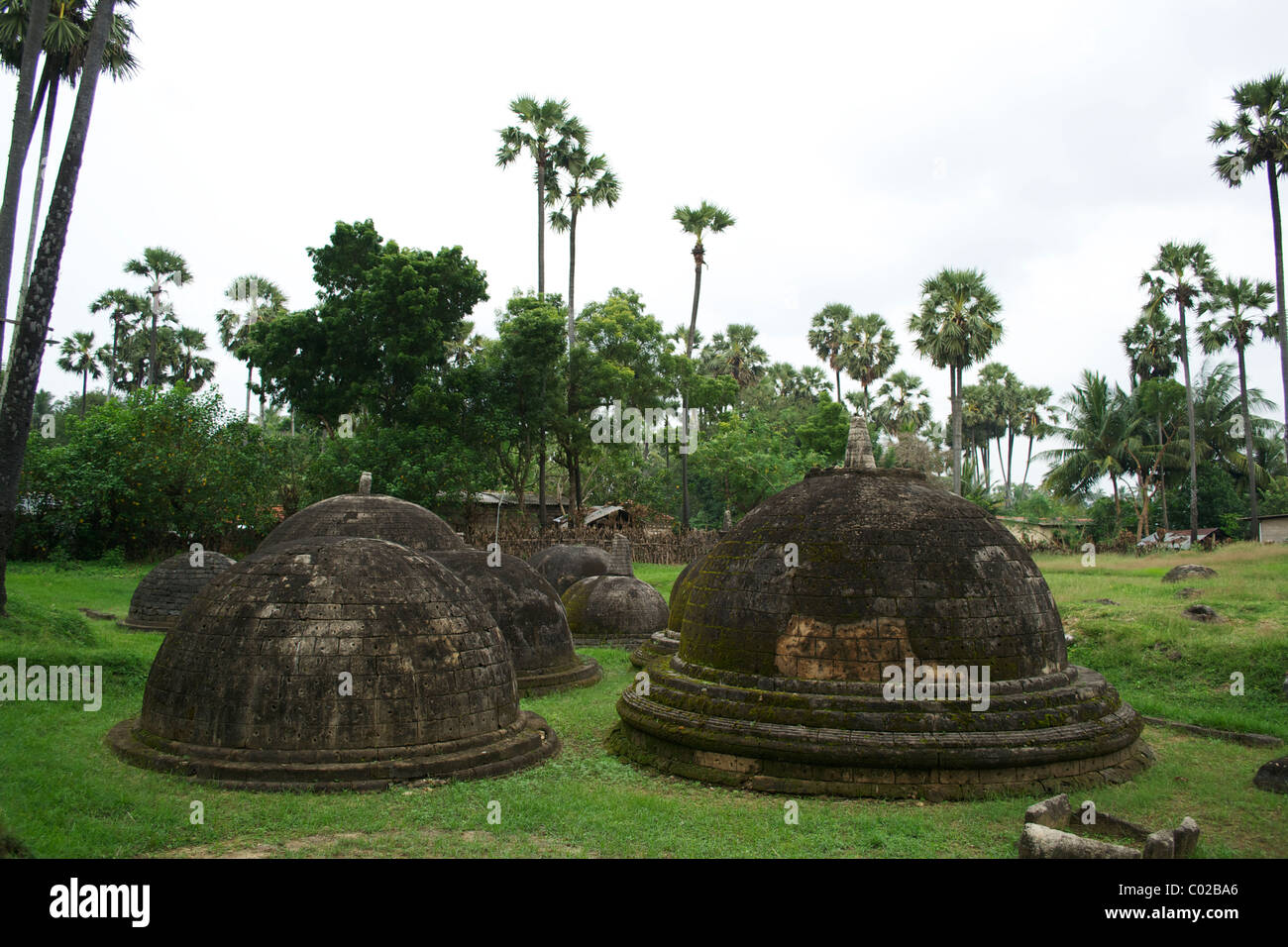 Ancient ruins at Kathurogoda Buddhist Temple Jaffan Sri Lanka Stock ...