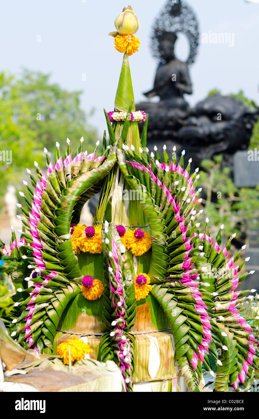 Temple flower decoration hi-res stock photography and images - Alamy