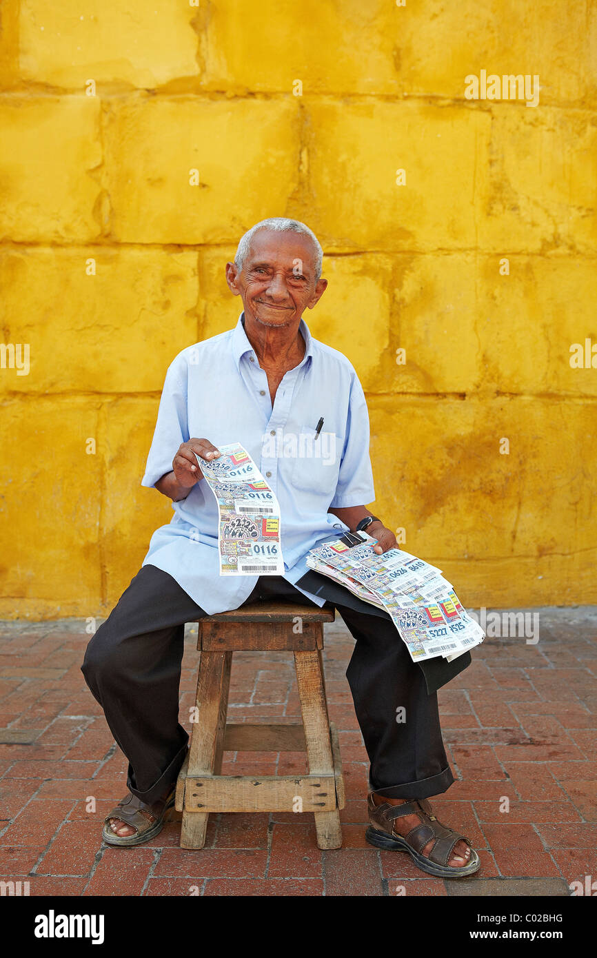 Colombian man hi-res stock photography and images - Alamy