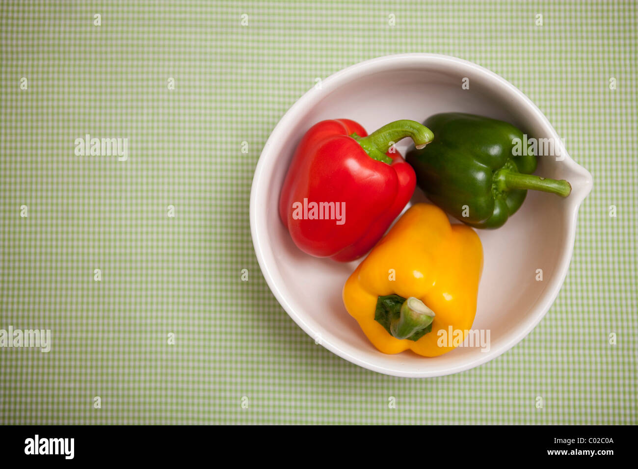 Different coloured capsicum Stock Photo - Alamy