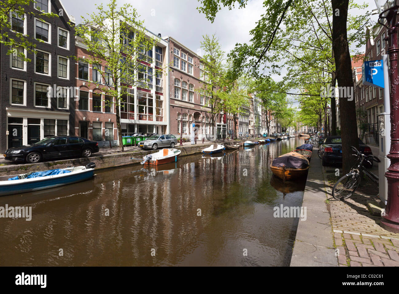 Canal with zuiderkerk church hi-res stock photography and images - Alamy