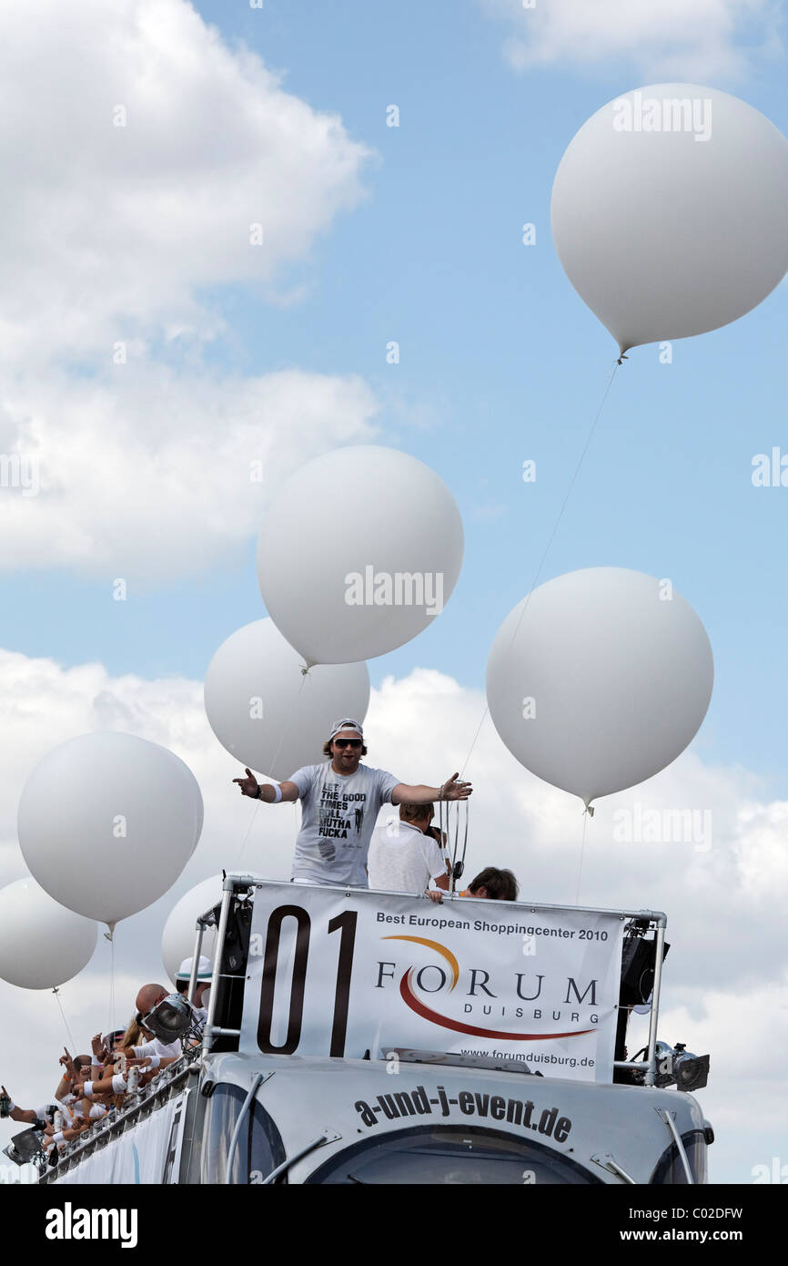 Float with balloons, Loveparade 2010, Duisburg, North Rhine-Westfalia ...