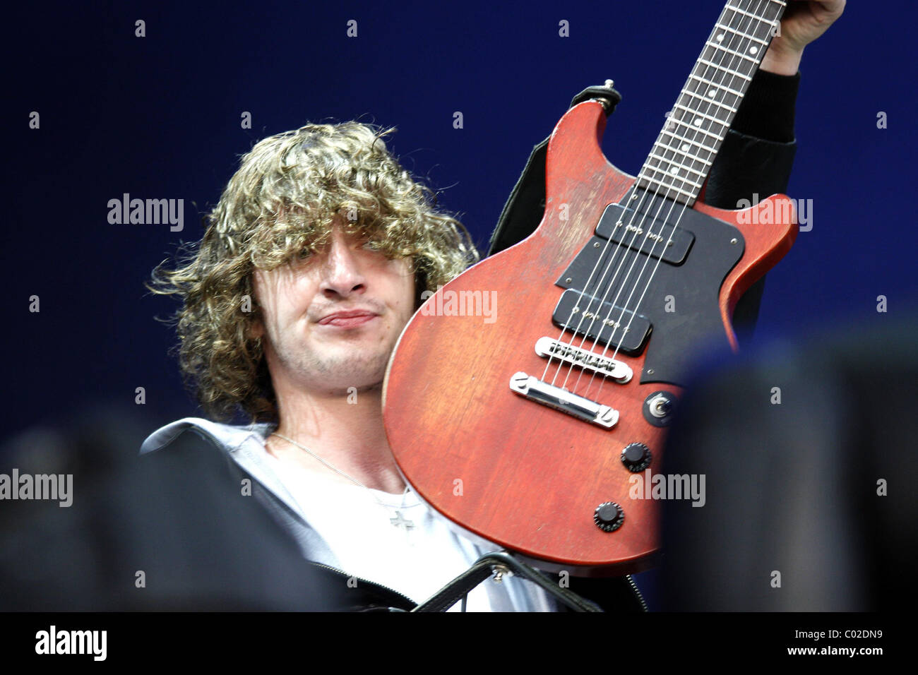 Peter Reilly The View's guitarist performs at the Tennants Vital 07 ...
