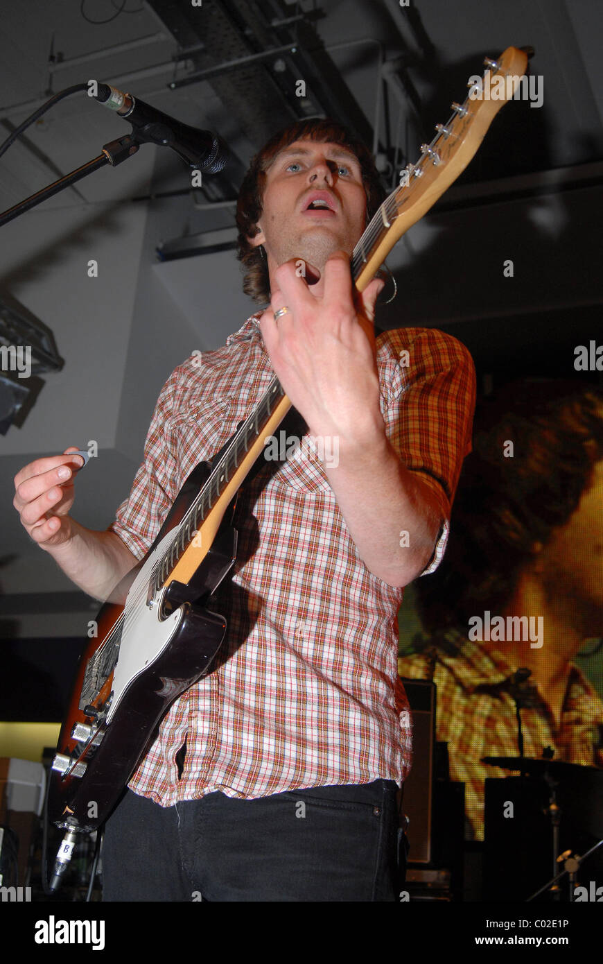 Carey Willets of Athlete performing live at Oxford Street HMV music ...