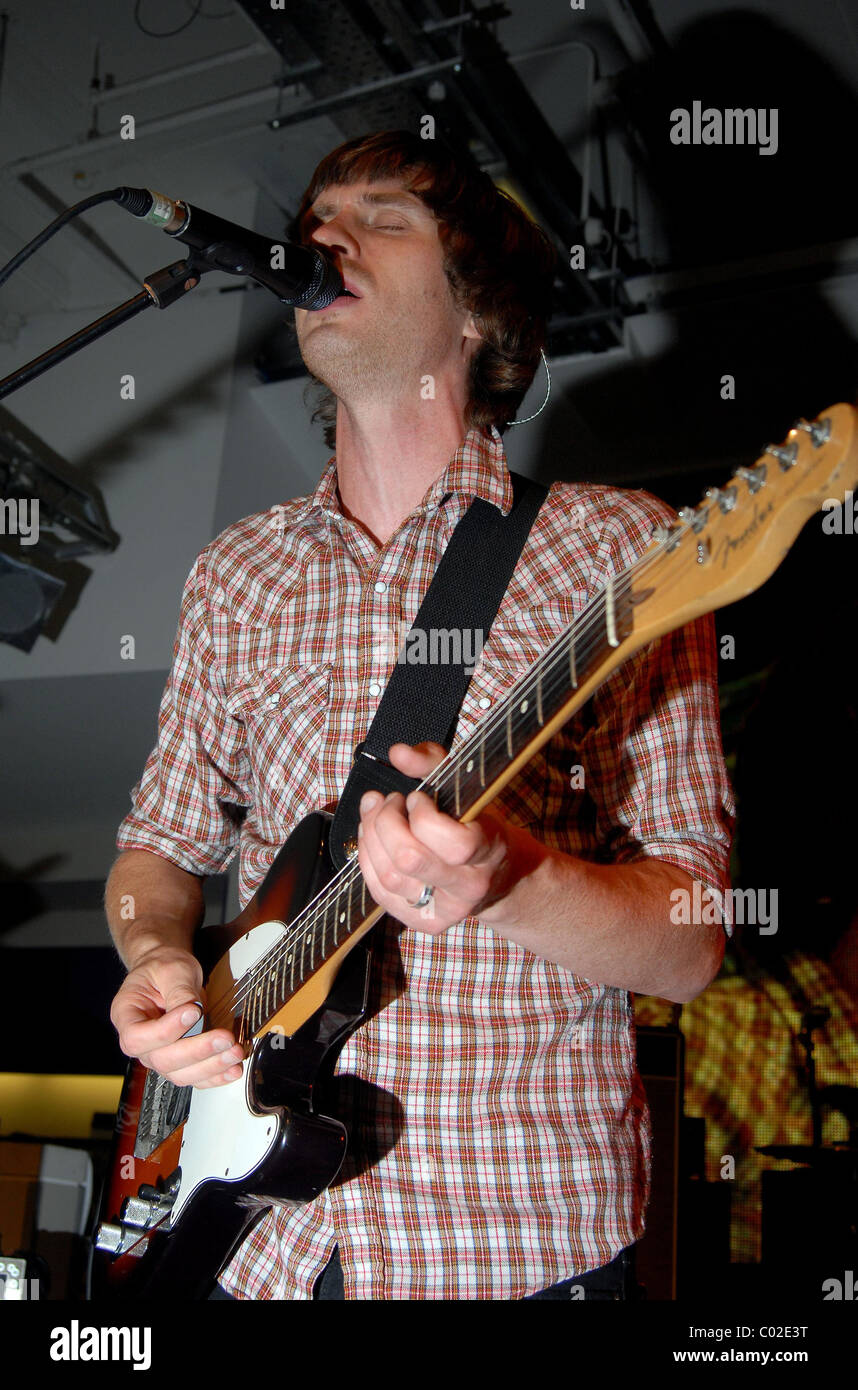Carey willets of athlete hi-res stock photography and images - Alamy