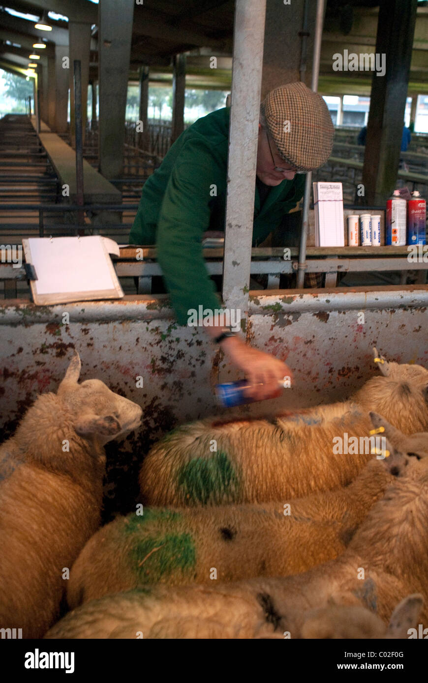 1940s farmers talking hi-res stock photography and images - Alamy