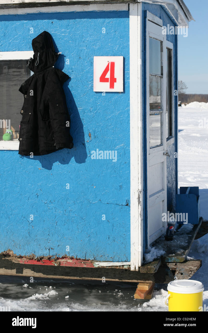 Ice load hi-res stock photography and images - Alamy