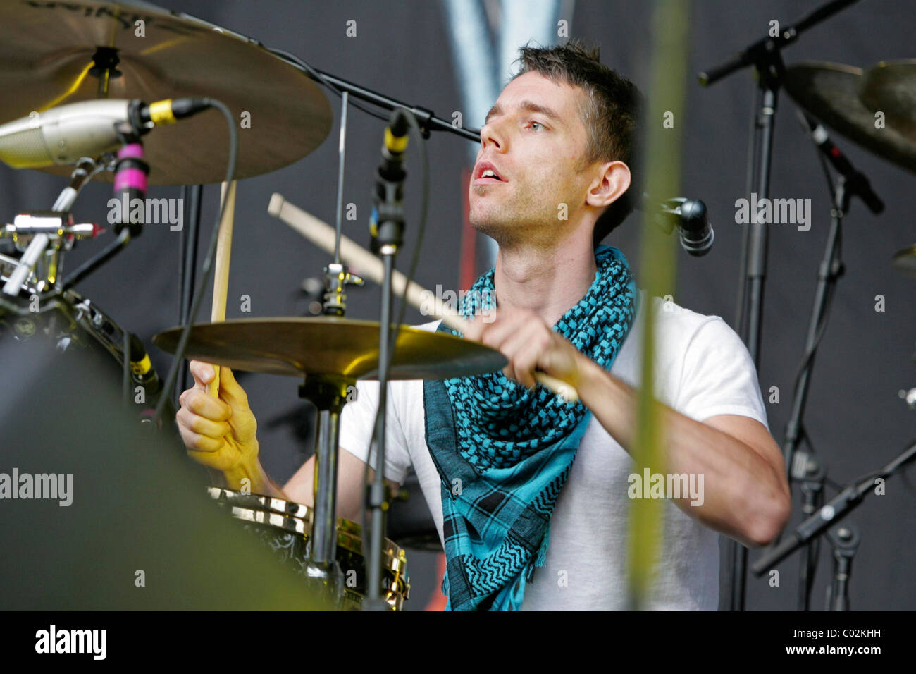Pete Yorn and band supporting Crowded House performing at Santa Barbara ...
