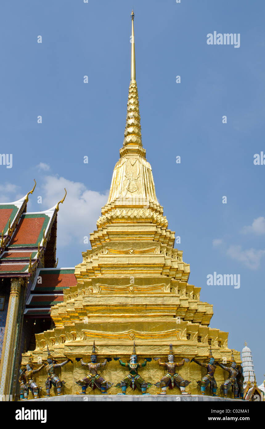 ornate temple towers Bangkok Stock Photo - Alamy