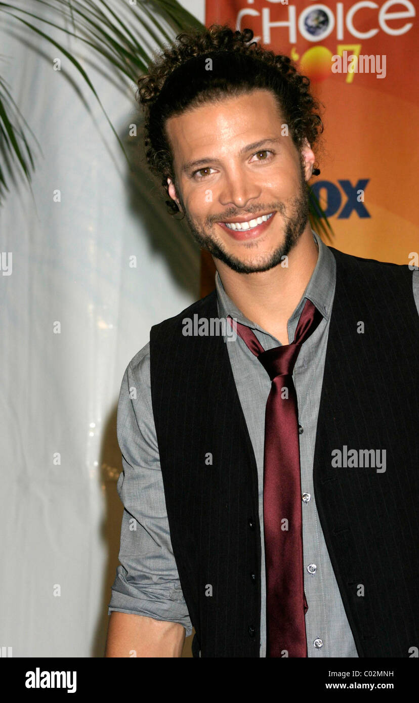 Justin Guarini Teen Choice 2007 awards - Press Room at the Gibson ...