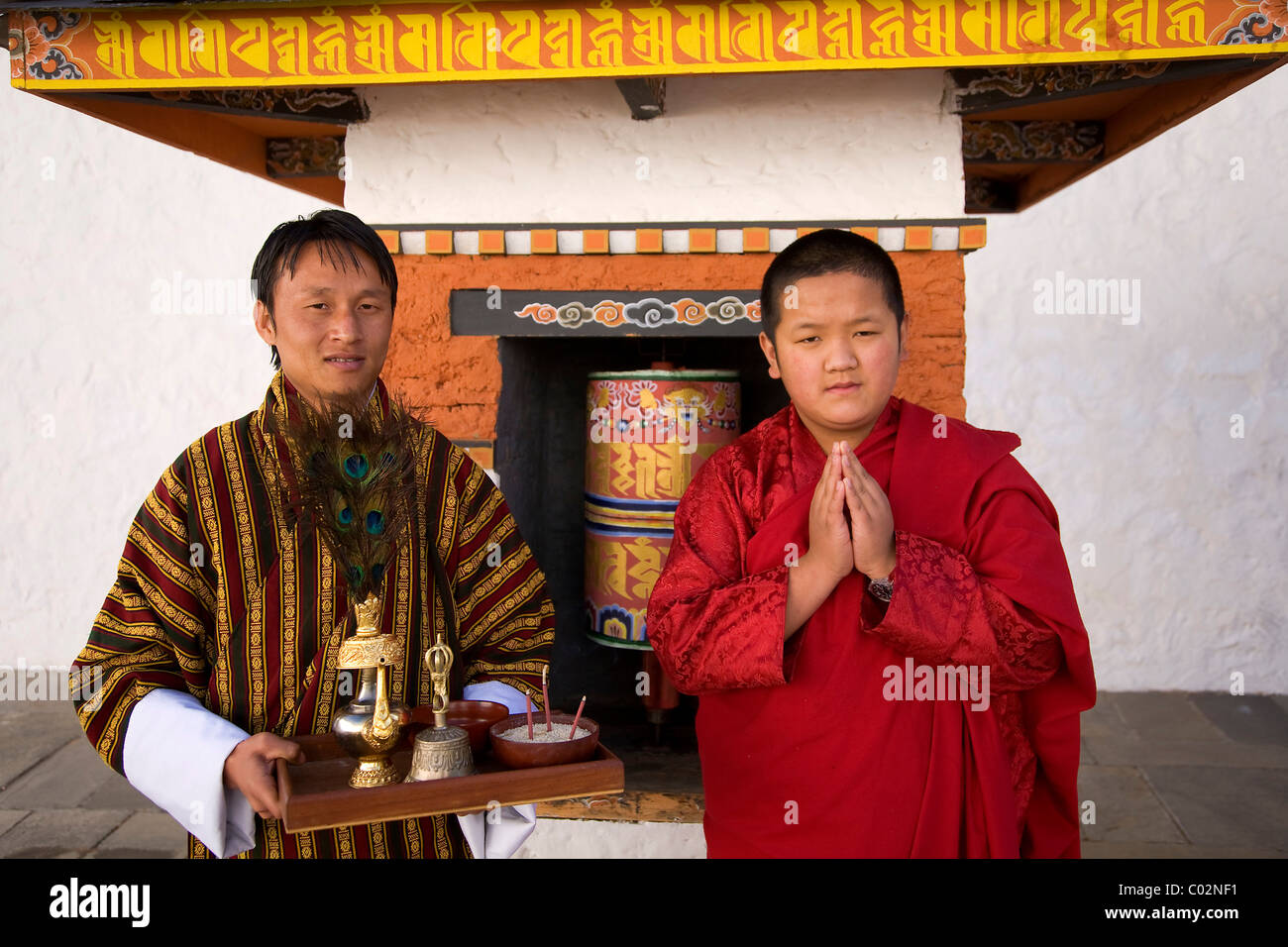 Buddhist monk ceremonial blessing amankora hi-res stock photography and ...