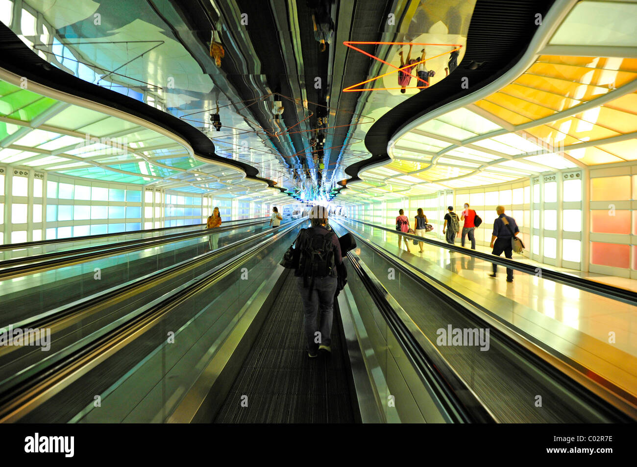 Ohare airport concourse tunnel hi-res stock photography and images - Alamy