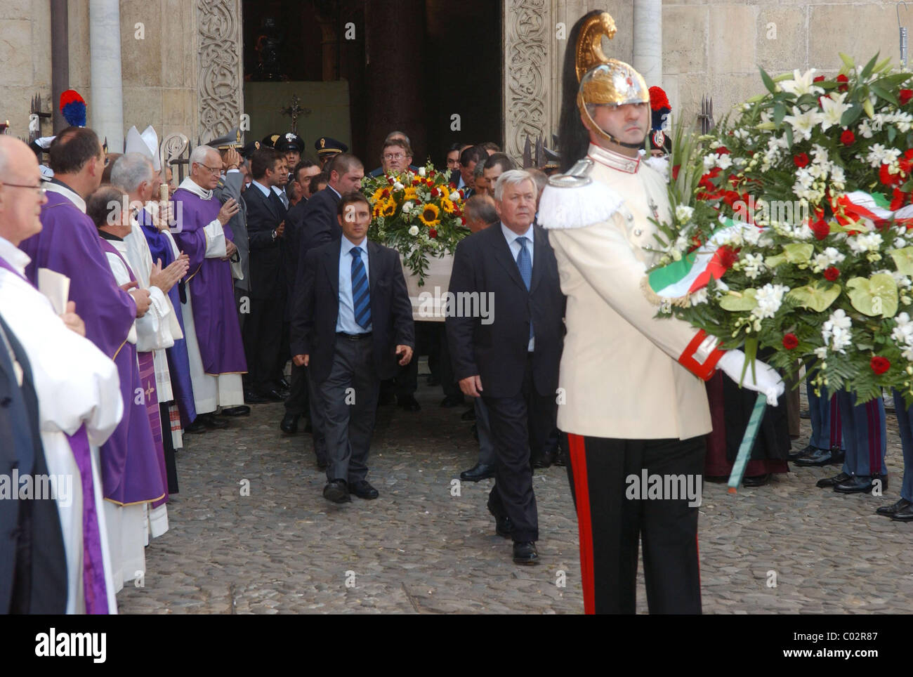 Luciano pavarotti funeral hi-res stock photography and images - Alamy