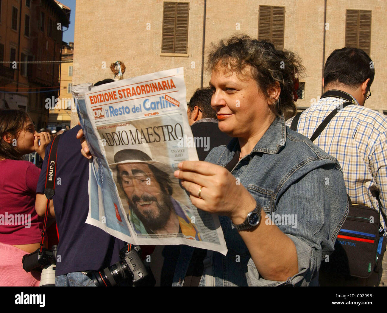 Luciano pavarotti funeral hi-res stock photography and images - Alamy