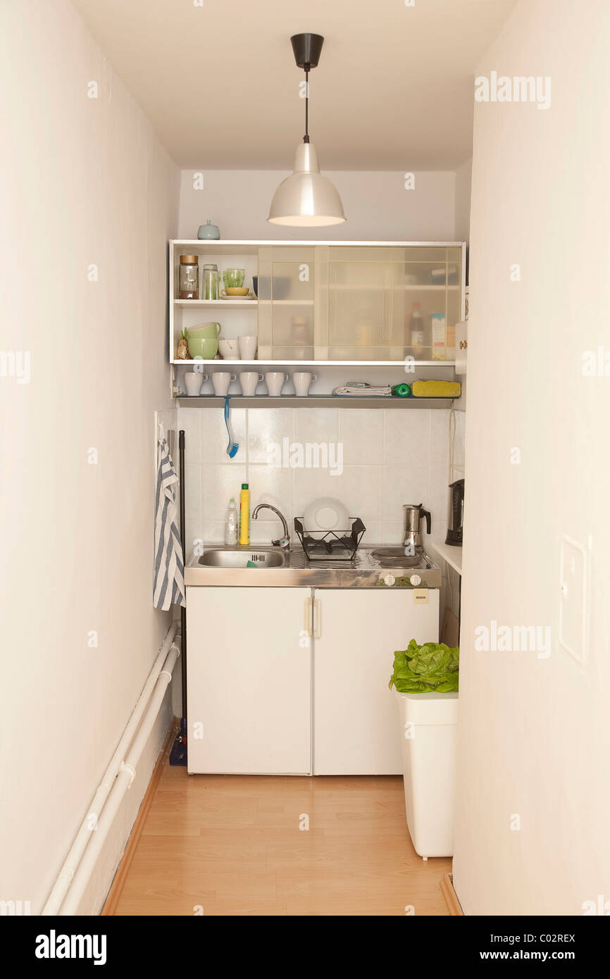 Narrow kitchen hi-res stock photography and images - Alamy