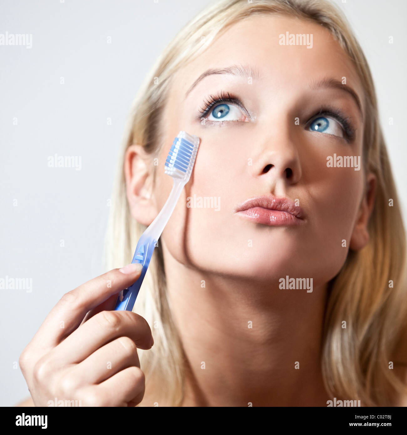 Toothbrushes in hair hi-res stock photography and images - Alamy