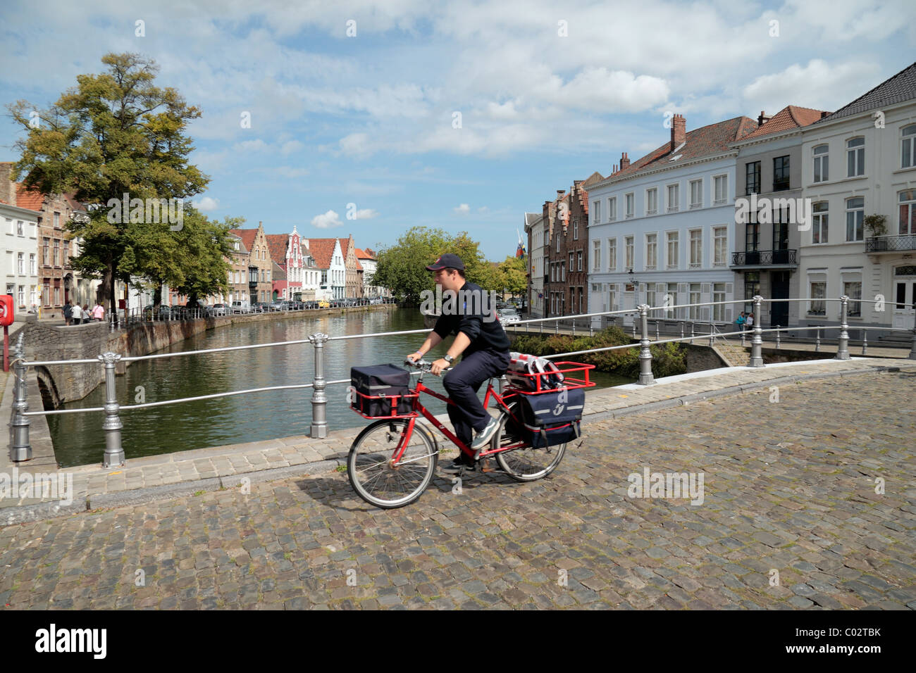 Postman bicycle hi-res stock photography and images - Alamy