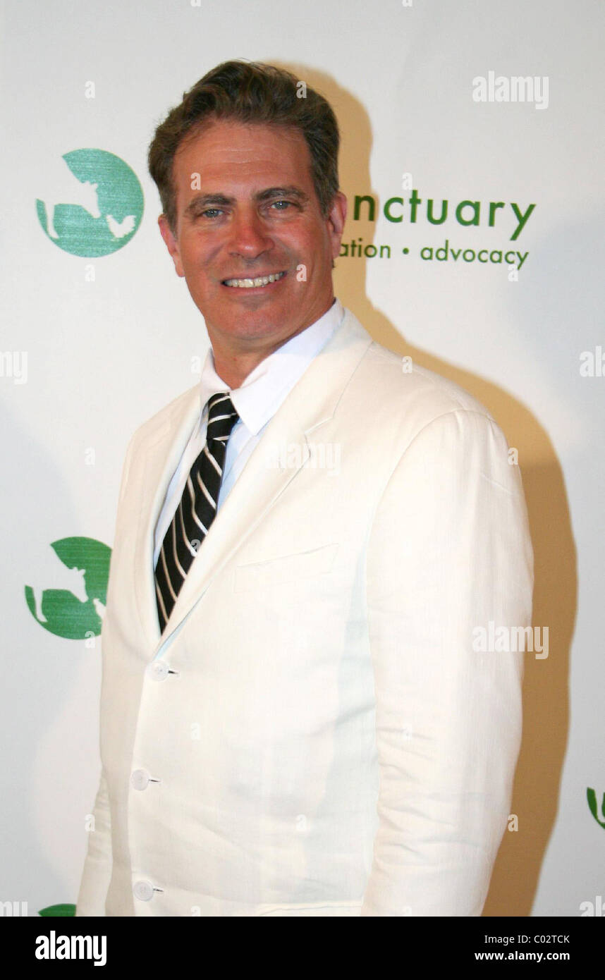 David Silverman attends the Farm Sanctuary Gala 2007 at the Beverly ...