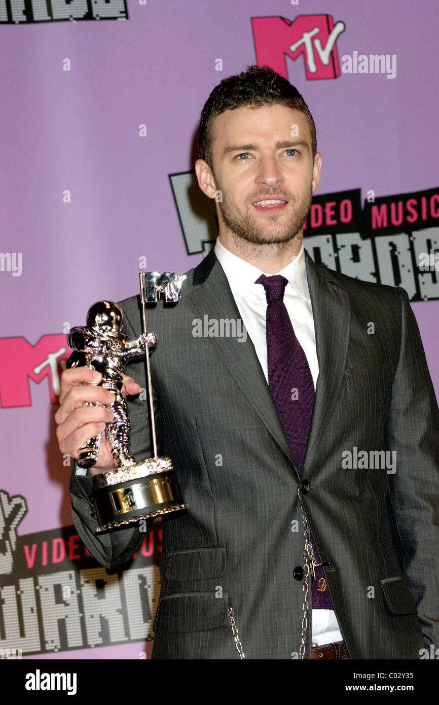 Including male artist of the year hi-res stock photography and images ...